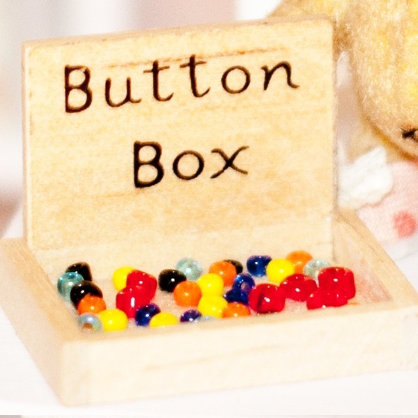 BUTTONS BOX MINIATURE BARBIE FASHION ROYALTY BJD BLYTHE PULLIP LATI ...