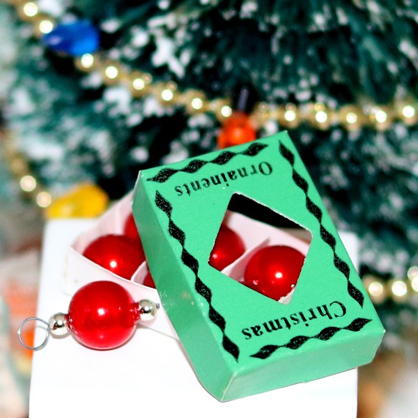 CHRISTMAS TINY TREE BAUBLES BOX MINIATURE BARBIE FASHION ROYALTY BJD ...