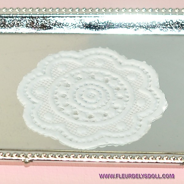 PLACE MAT DOILY MINIATURE BARBIE FASHION ROYALTY BLYTHE PULLIP SYBARITE ...