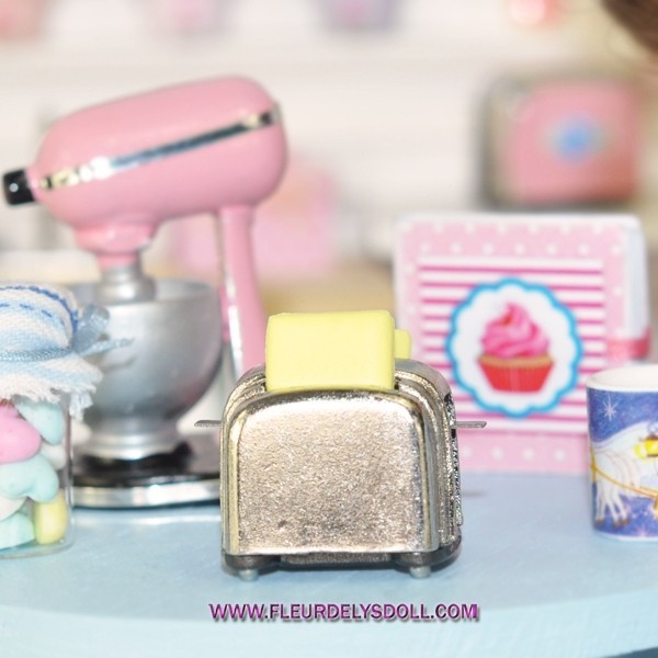 KITCHEN TOASTER MINIATURE BARBIE FASHION ROYALTY BJD BLYTHE PULLIP LATI ...